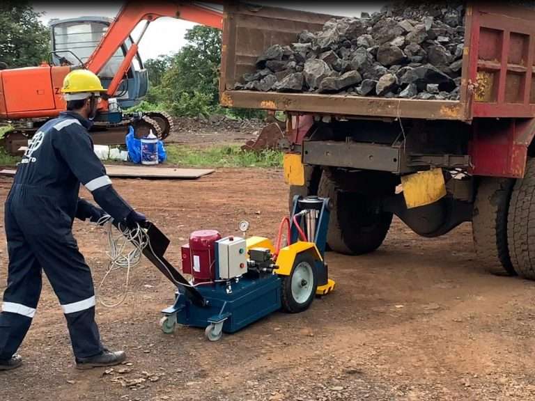 Jack Equipment: Types, Uses, and Safety - HEMS - Heavy Machinery ...